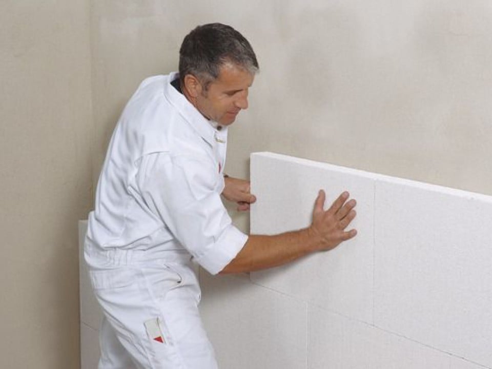 Professional execution of interior insulation systems to improve the ...