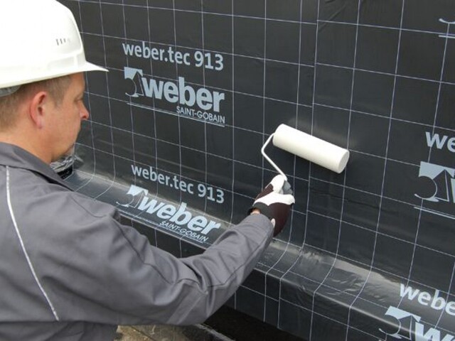 Basement waterproofing with cold-applied and self-bonding bitumen ...