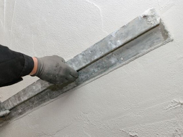 Use and application of damp-proof renders/plasters | Saint-Gobain Weber